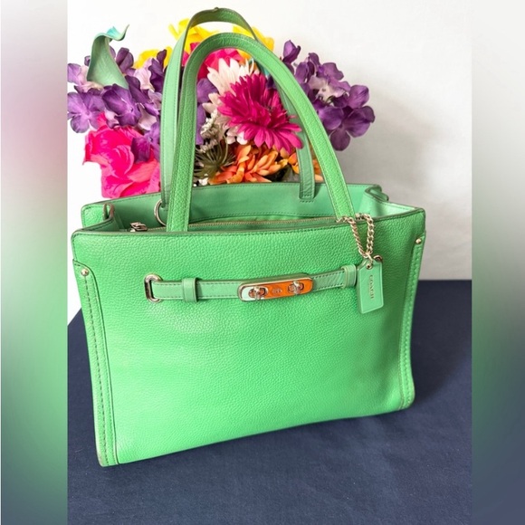 Coach | Bags | Coach Green Swagger Tote Bag With Luxurious Pebbled ...